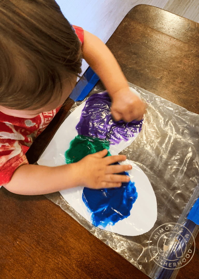 Mess Free Smush Paintings for Kids - Mimosas & Motherhood