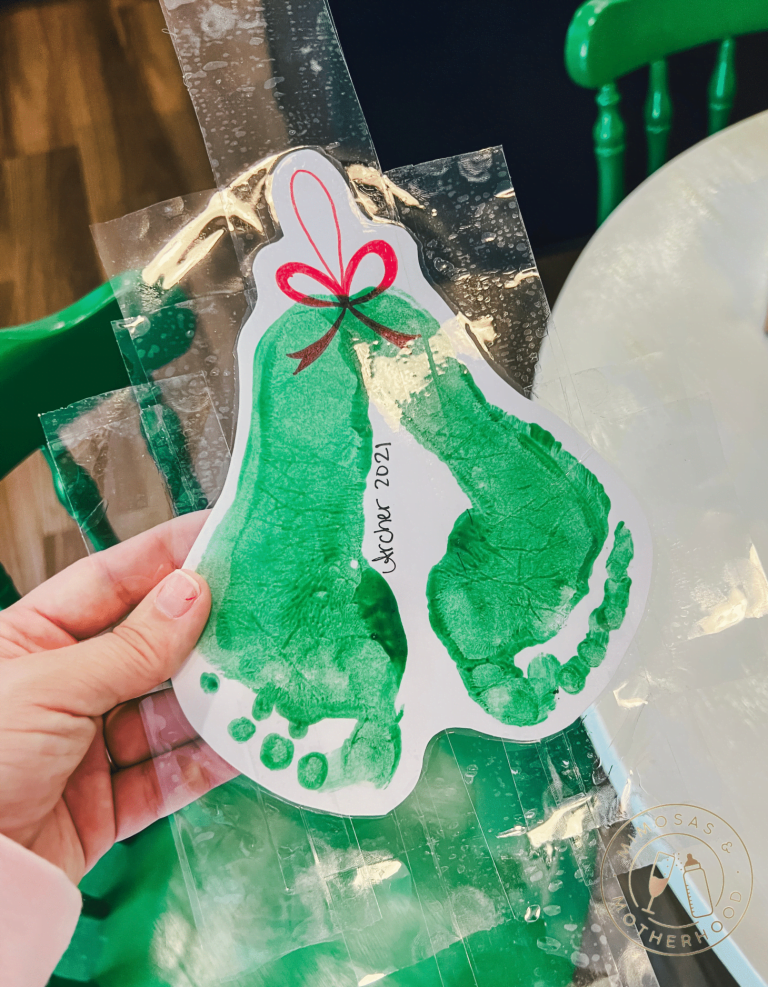 Mistletoes Easy Christmas Footprint Craft (Great Baby’s First Christmas ...