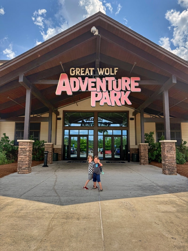 The Ultimate Family Guide to Great Wolf Lodge (Including What to Pack ...